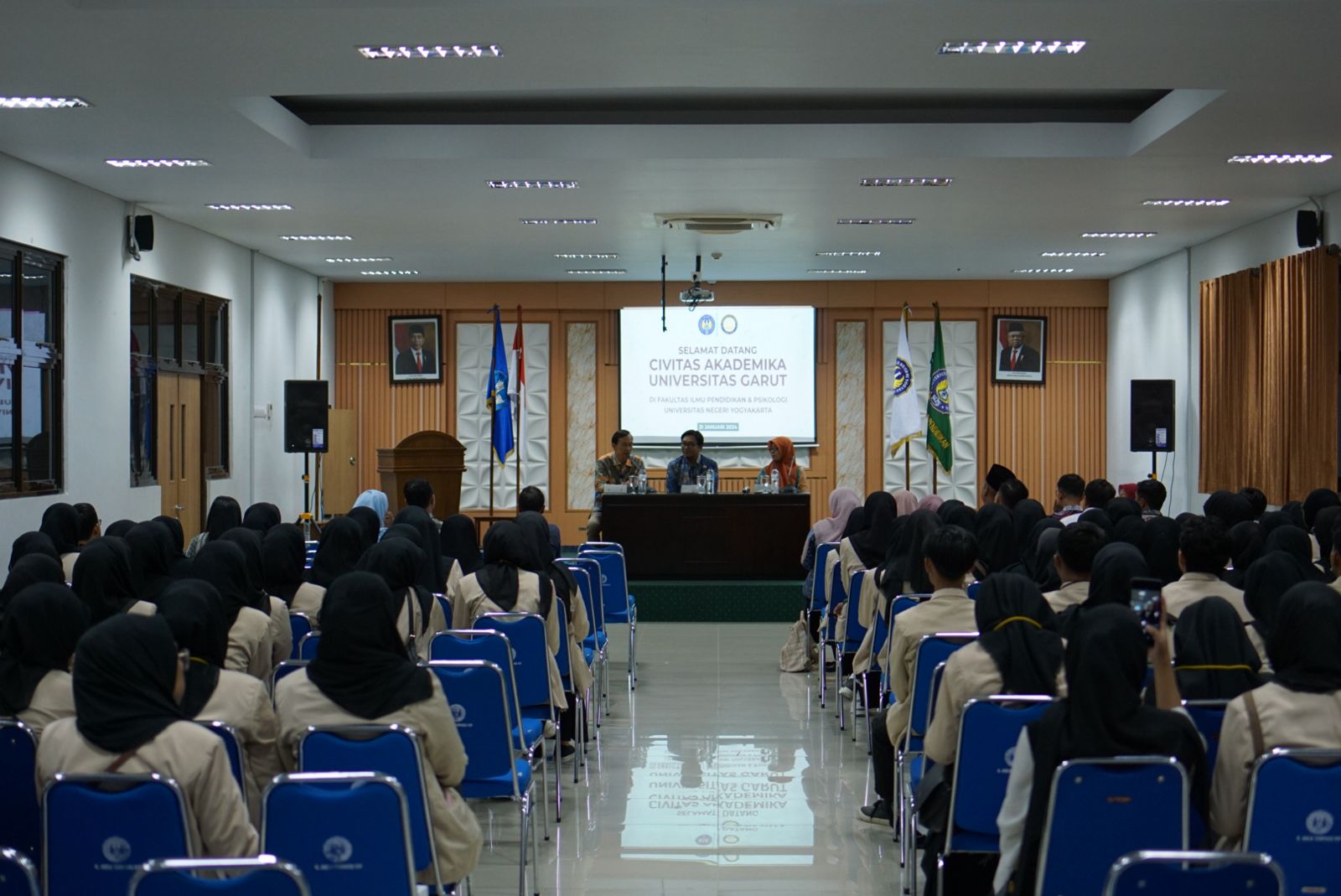 FAKULTAS PENDIDIKAN ISLAM DAN KEGURUAN UNIVERSITAS GARUT STUDI BANDING KE PRODI S1 PGSD FIPP UNY ...